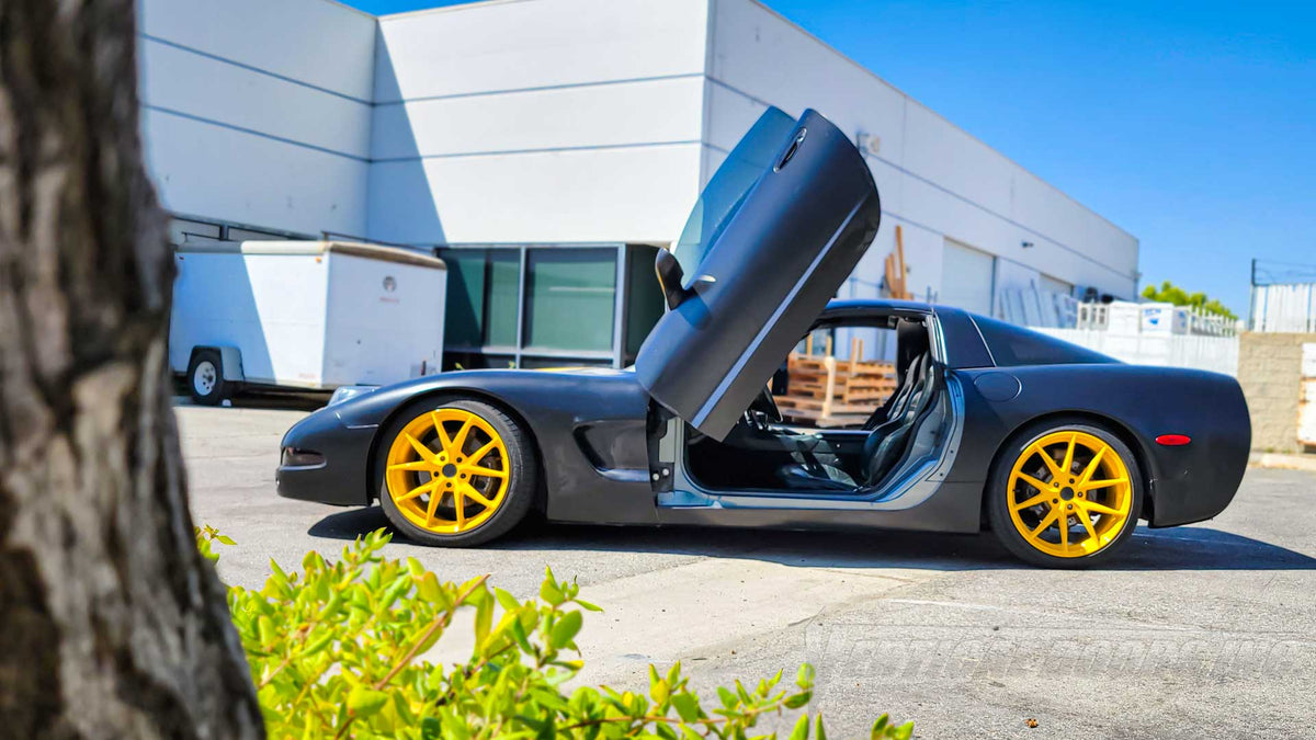 Vertical Lambo Doors Conversion installed on a Chevrolet Corvette C5 a ...