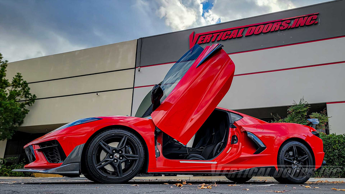 @cuffyo breaking necks with his Corvette C8 featuring Lambo Doors kit ...