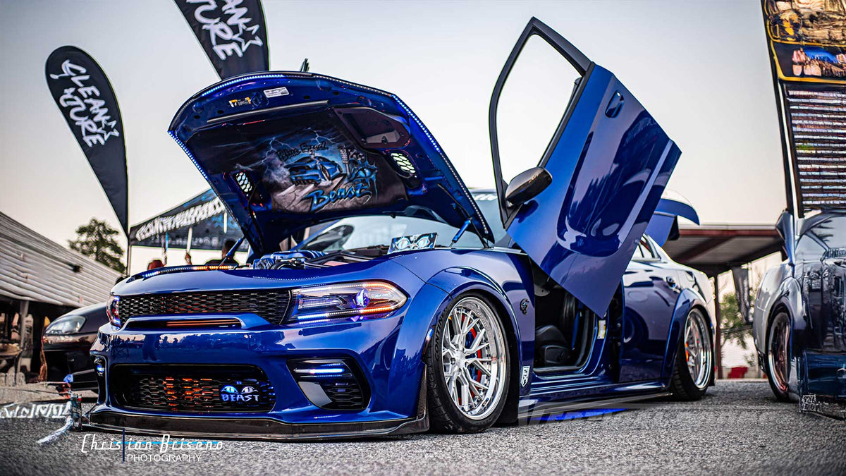 @the_blueyed_beast Dodge Charger from Texas with vertical door convers ...